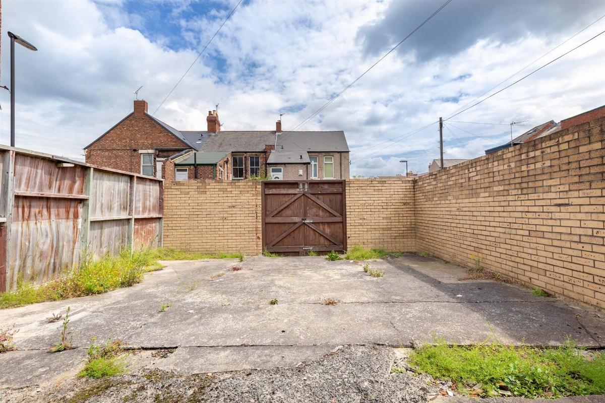 5 bedroom apartment for rent Warton Terrace Newcastle, NE6 5LS | UniHomes