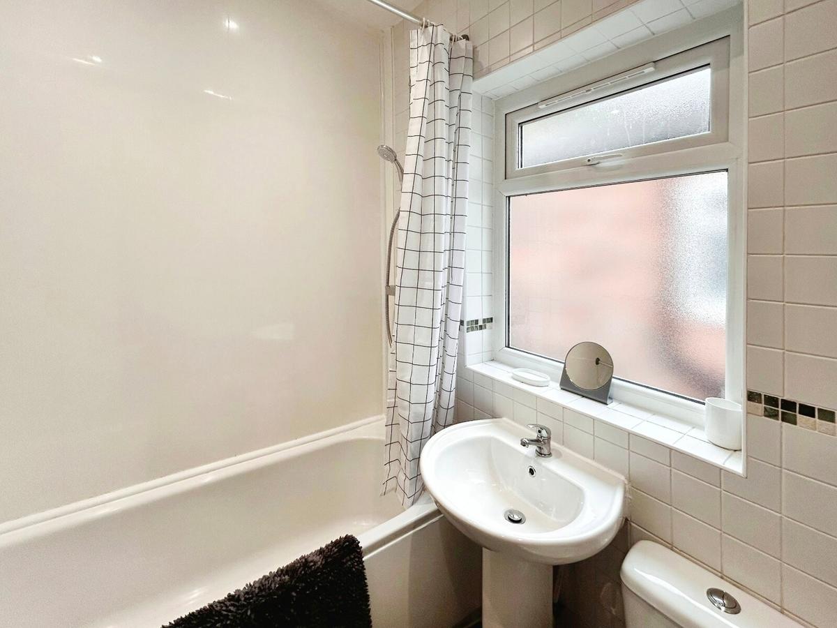 4 bedroom house for rent Richmond Road Manchester, M14 6YW | UniHomes