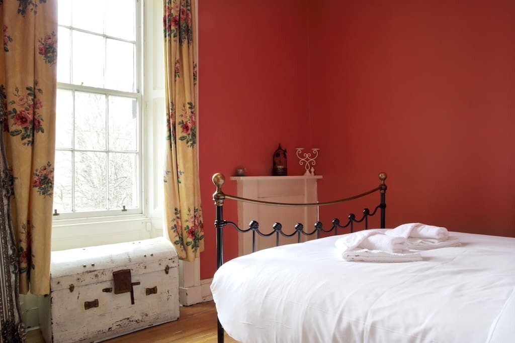 5 bedroom apartment for rent Bernard Terrace, Flat 1F2 Edinburgh, EH8 ...