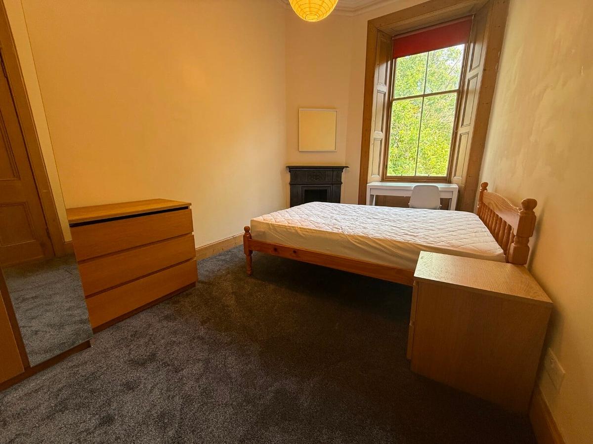 3 bedroom apartment for rent Comiston Road Edinburgh, EH10 6AG | UniHomes
