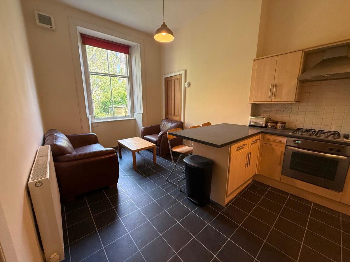 3 bedroom apartment for rent Comiston Road Edinburgh, EH10 6AG | UniHomes