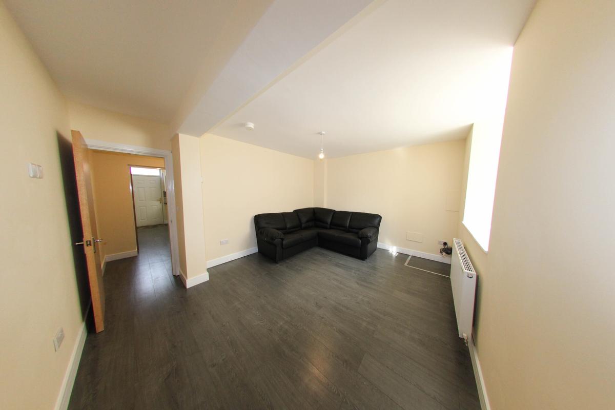 6 bedroom house for rent Brudenell Grove Leeds, LS6 1HP | UniHomes