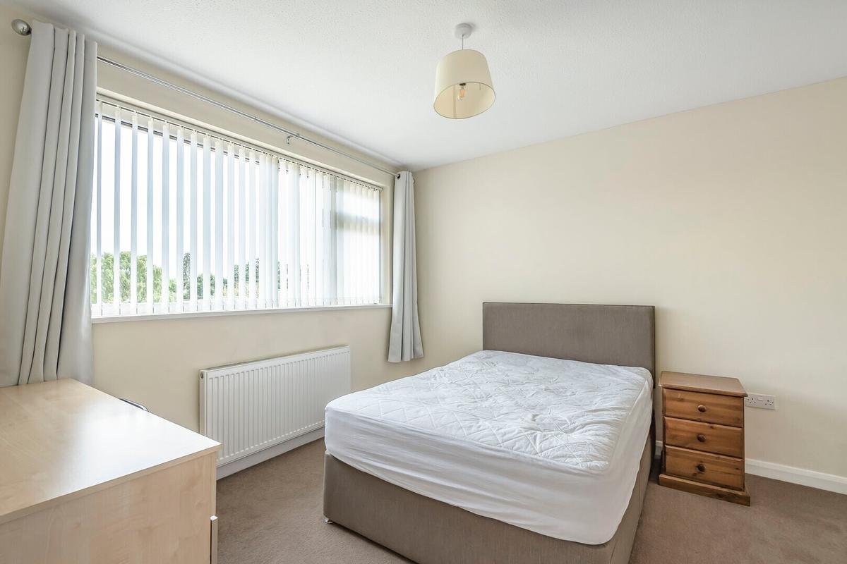 4 bedroom house for rent Oakfields Surrey, GU3 3AU | UniHomes