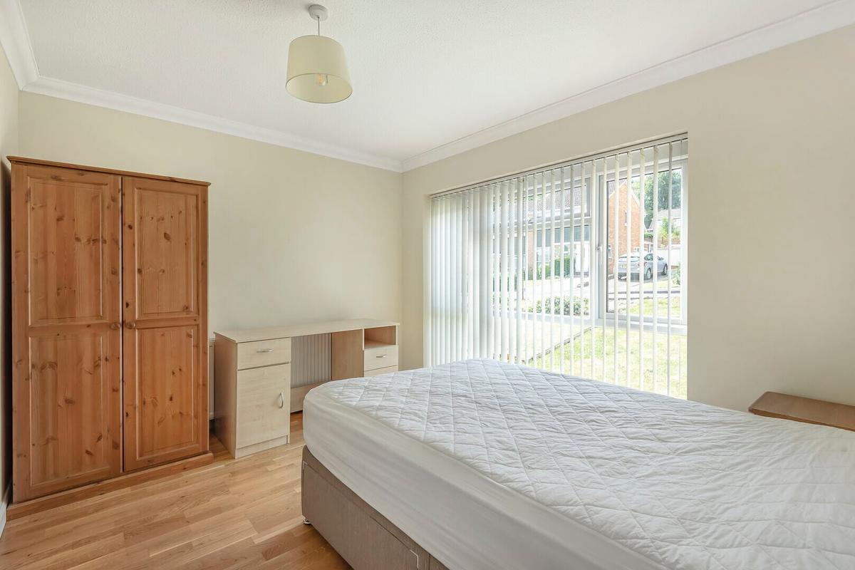 4 bedroom house for rent Oakfields Surrey, GU3 3AU | UniHomes