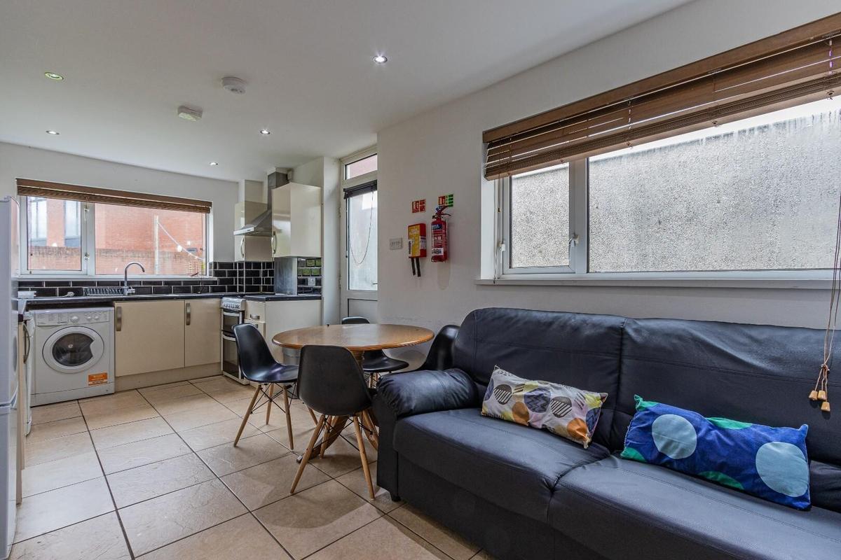 5 bedroom house for rent Minister Street Cardiff, CF24 4HR | UniHomes