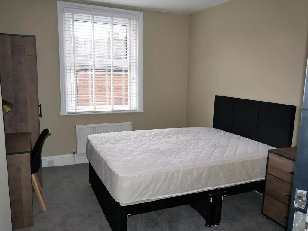 6 bedroom house for rent Magdalen Road Exeter, EX2 4TX | UniHomes
