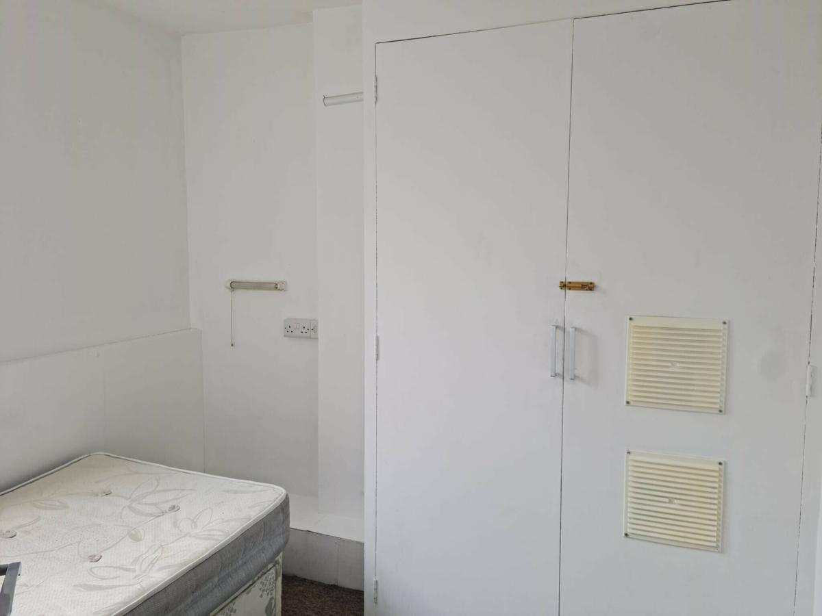 3 bedroom apartment for rent Holdenhurst Road Lansdowne Bournemouth ...