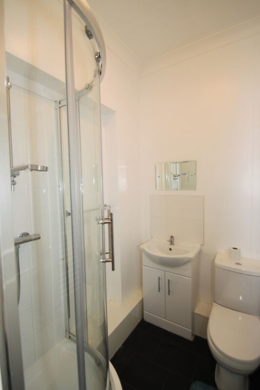 5 bedroom house for rent Holdenhurst Road Bournemouth, BH8 8AS | UniHomes