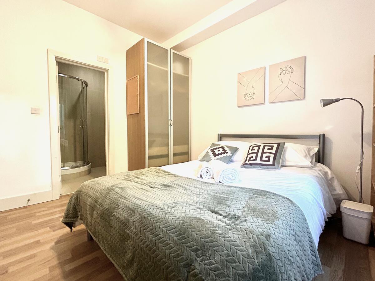 2 bedroom apartment for rent Edith Road, London, W14 0SU | UniHomes