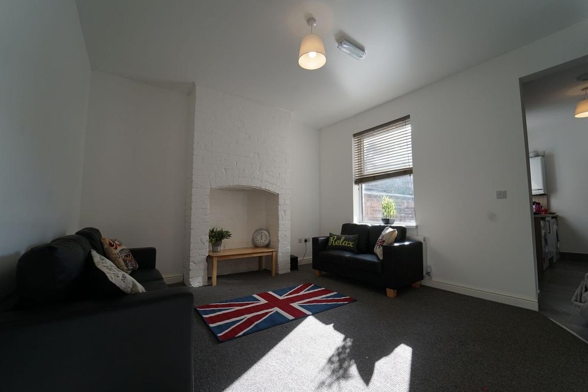 5 bedroom house for rent Ridding Terrace Nottingham, NG3 1DW | UniHomes