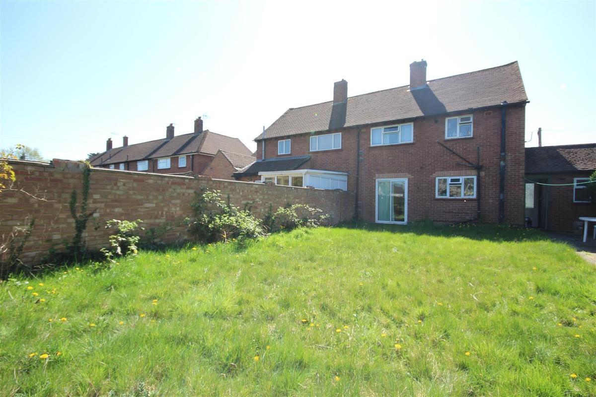 4 bedroom house for rent Maple Grove, Surrey, GU1 1LP | UniHomes