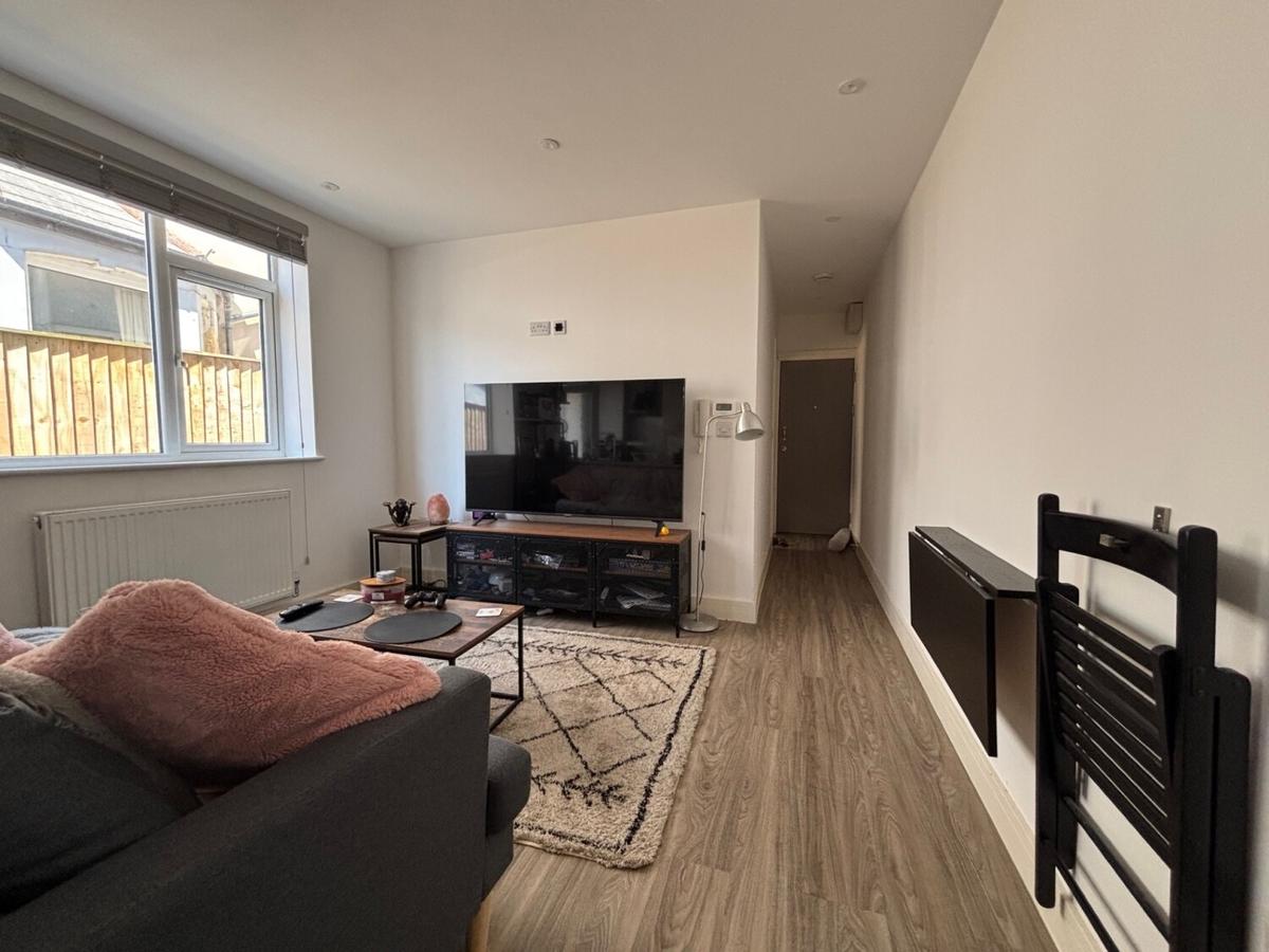 2 bedroom house for rent Connaught Road Cardiff, CF24 3PU | UniHomes