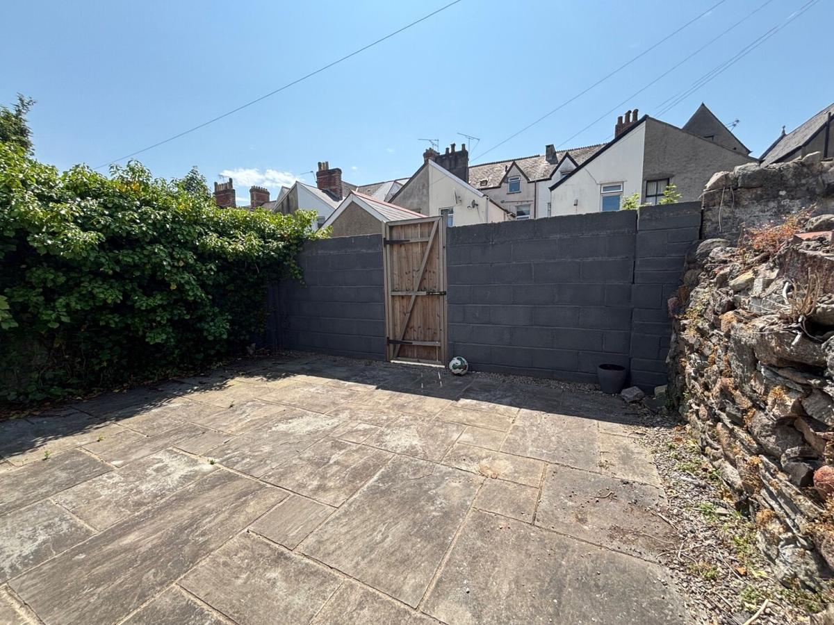 2 bedroom house for rent Connaught Road Cardiff, CF24 3PU | UniHomes