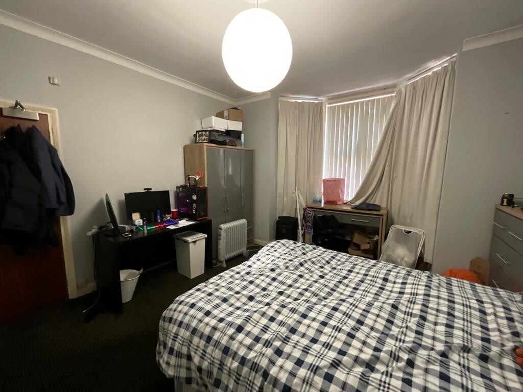 4 bedroom house for rent Rothesay Avenue, Nottingham, NG7 1PU | UniHomes