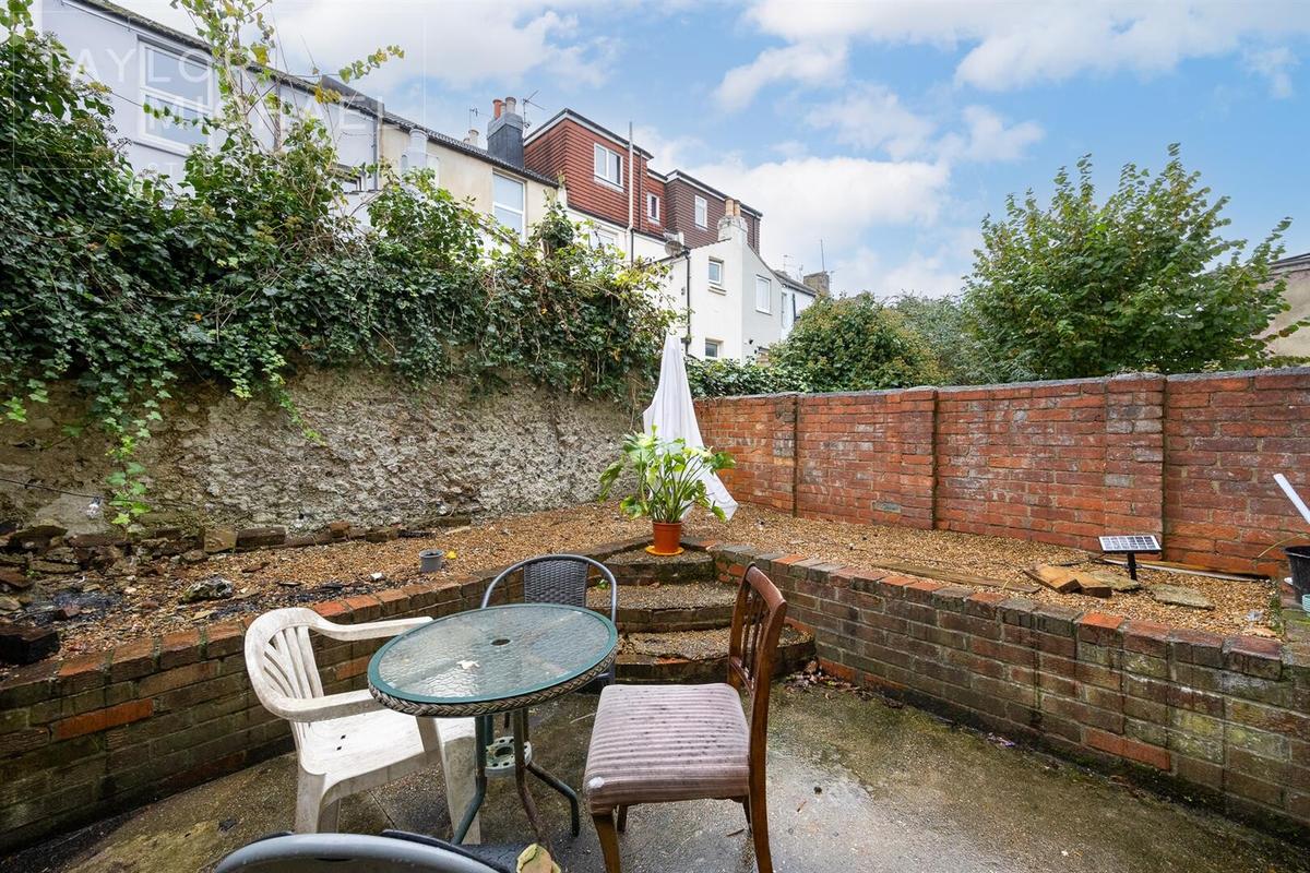 4 bedroom house for rent St. Mary Magdalene Street Brighton, BN2 3HU ...