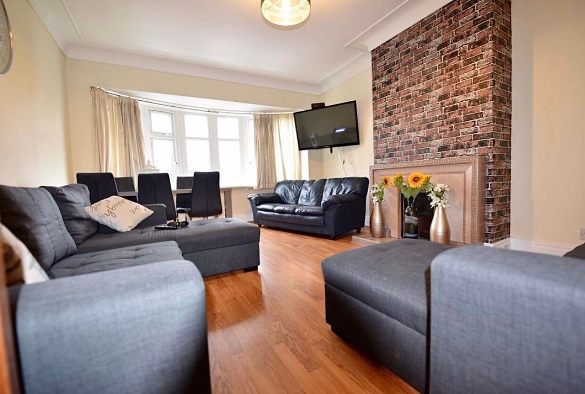 6 bedroom apartment for rent Otley Road, Leeds, LS6 3PX | UniHomes