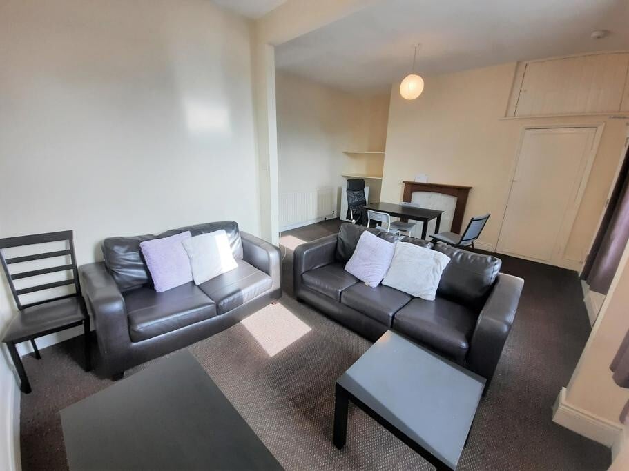 4 bedroom apartment for rent Simonside Terrace Newcastle, NE6 5DR ...