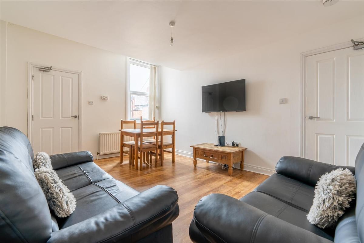 6 bedroom apartment for rent Ashleigh Grove Newcastle, NE2 3DL | UniHomes