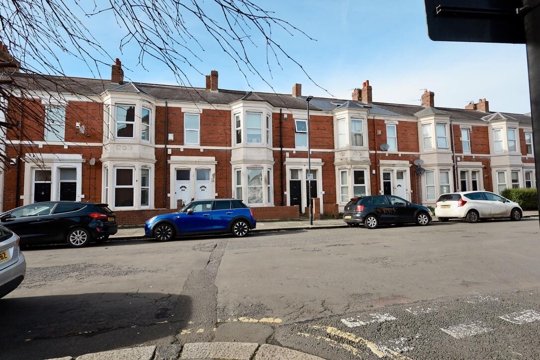 4 bedroom apartment for rent Lonsdale Terrace Newcastle, NE2 3HQ | UniHomes