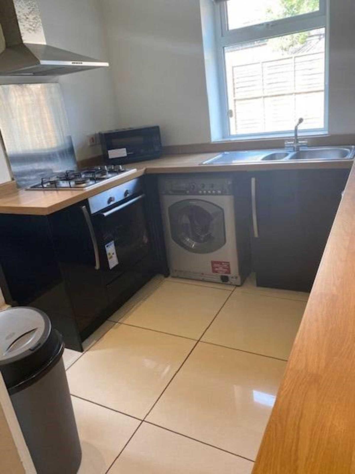 6 bedroom house for rent Cawdor Road Manchester, M14 6LR | UniHomes