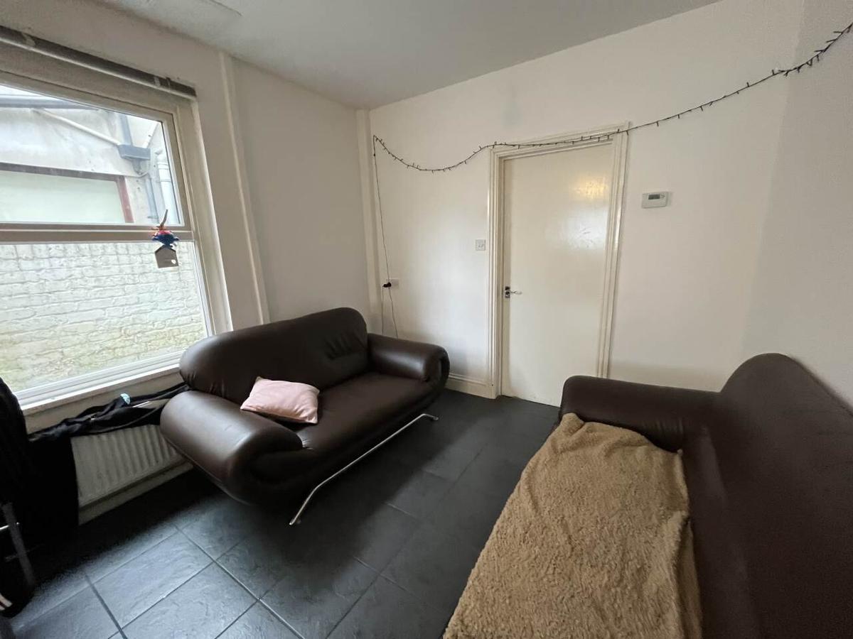 5 bedroom house for rent Dogfield Street, Cardiff, CF24 4QL | UniHomes