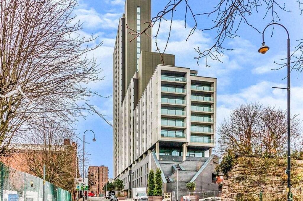 2 bedroom house for rent Oxygen Tower Manchester, M1 2FW | UniHomes