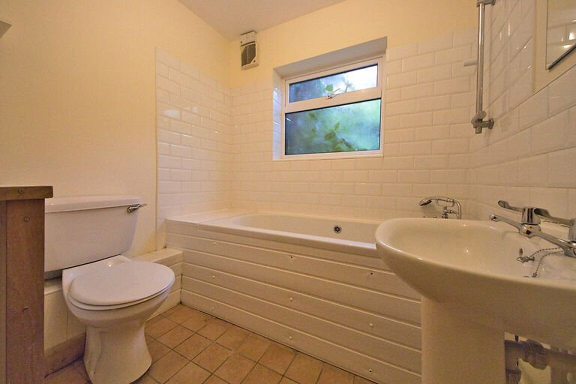 4 bedroom house for rent Thurlow Road, Leicester, LE2 1YE | UniHomes