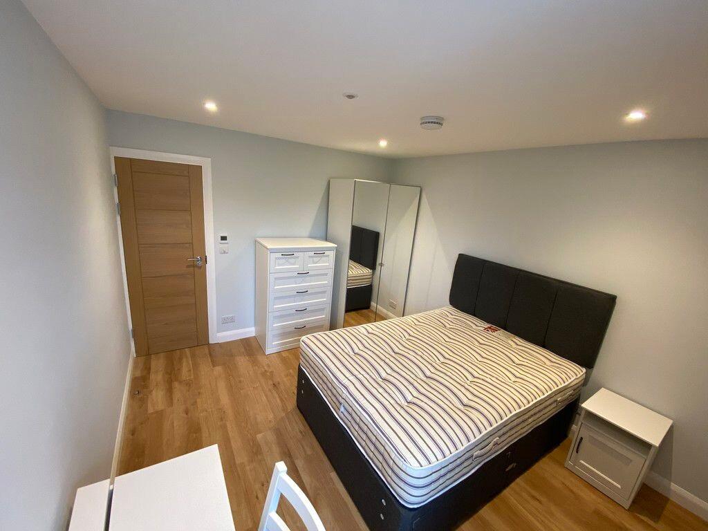 5 bedroom house for rent George Road, Surrey, GU1 4NR | UniHomes