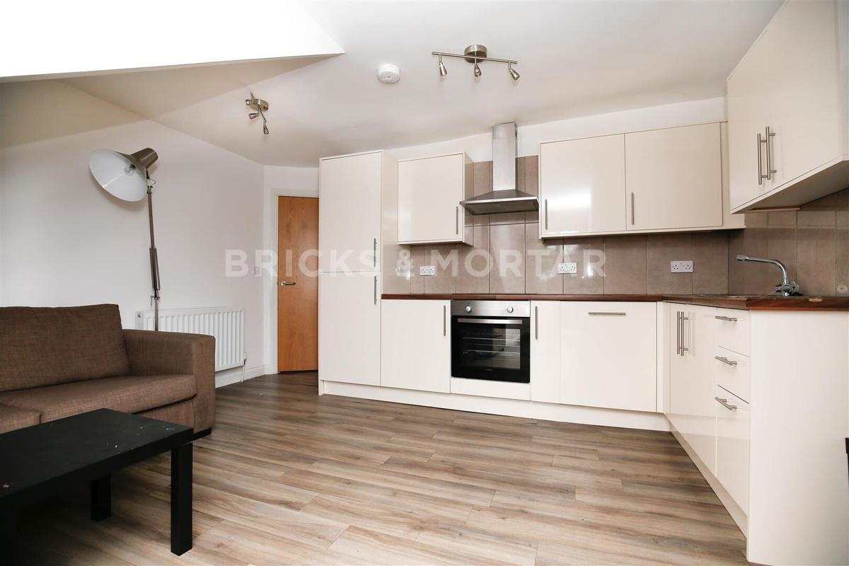 4 bedroom apartment for rent Osborne Avenue Newcastle, NE2 1JQ | UniHomes
