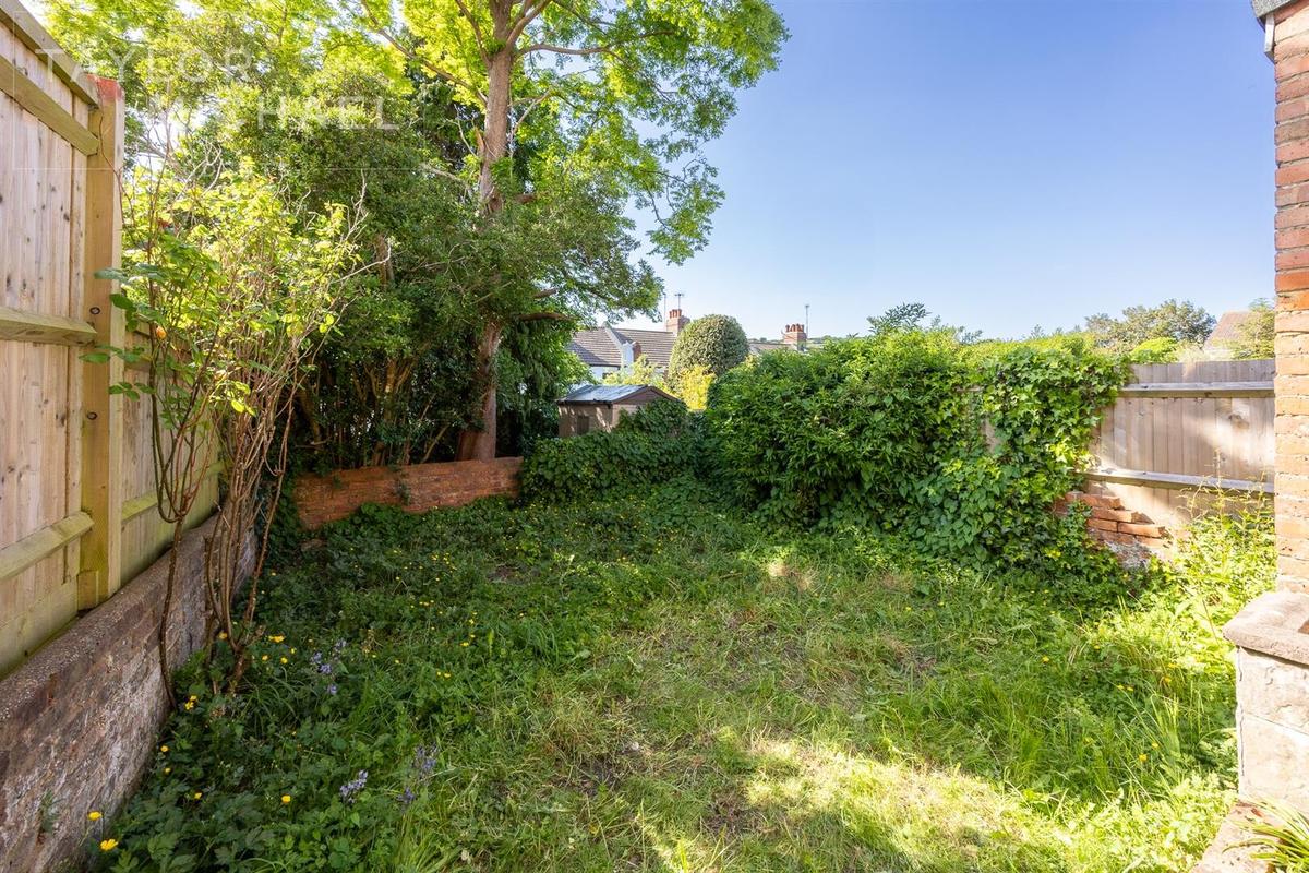 4 bedroom house for rent Buller Road, Brighton, BN2 4BH | UniHomes