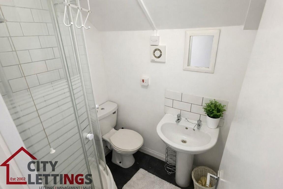 5 bedroom house for rent Lois Avenue Nottingham, NG7 2EY | UniHomes