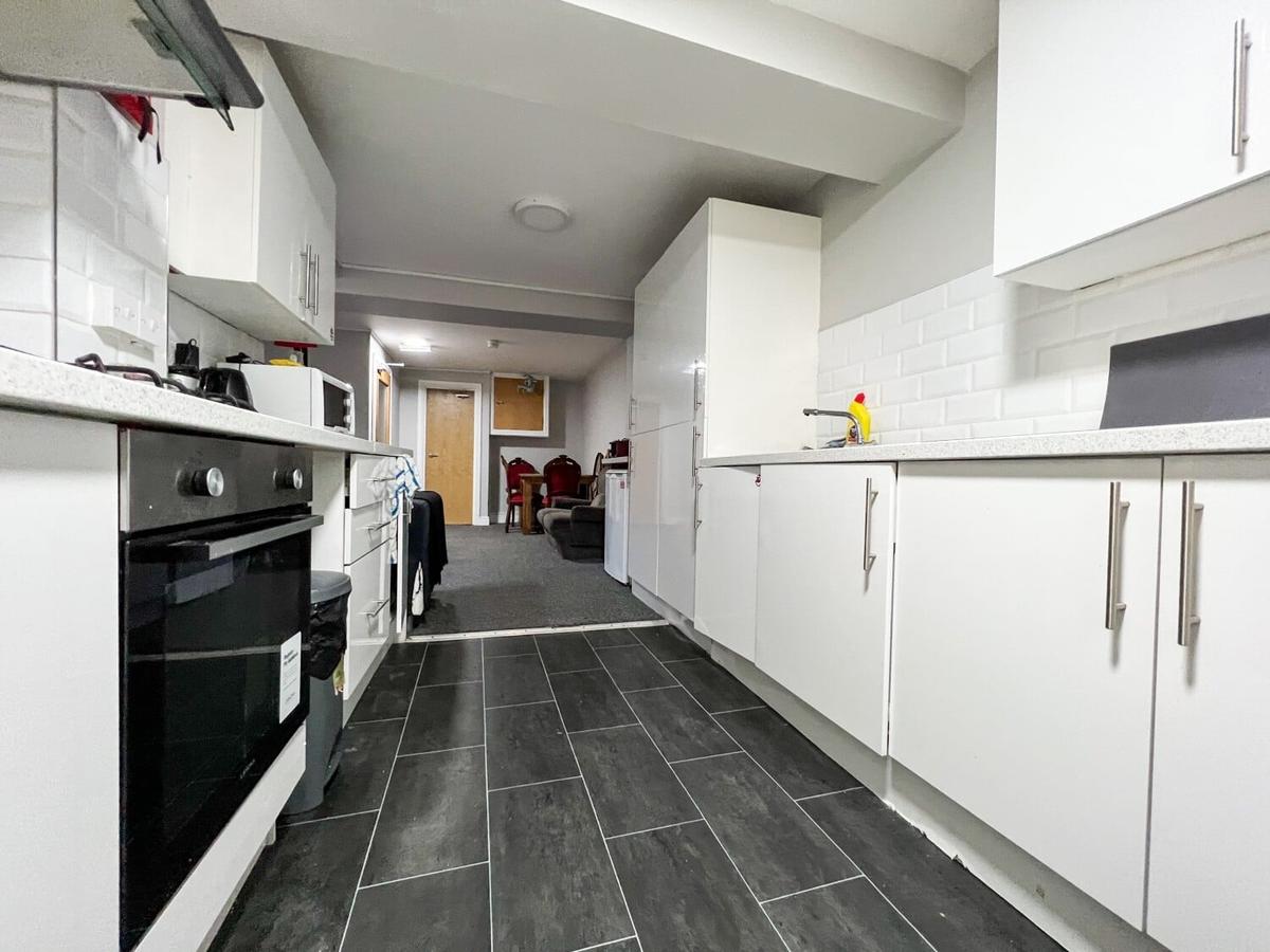 8 bedroom house for rent Rhymney Terrace, Cardiff, CF24 4DE | UniHomes