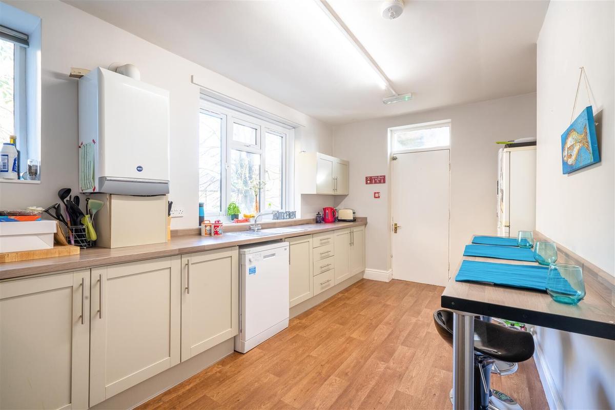 6 bedroom house for rent Tapton House Road Sheffield, S10 5BY | UniHomes