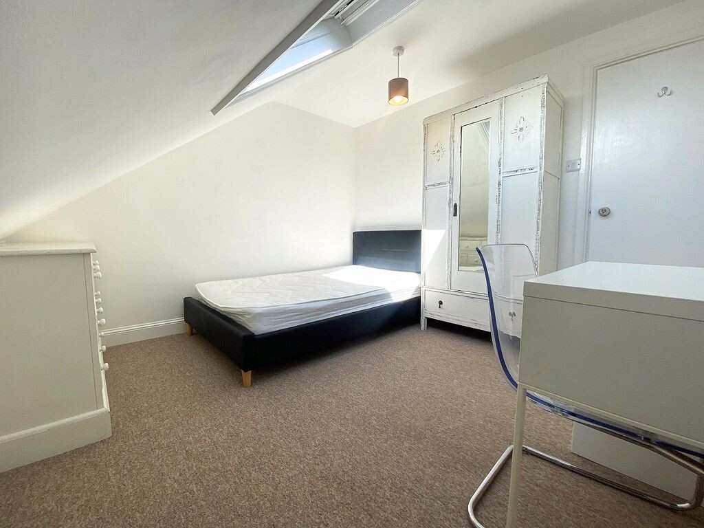 4 bedroom apartment for rent Albert Grove, Portsmouth, PO5 1NG | UniHomes