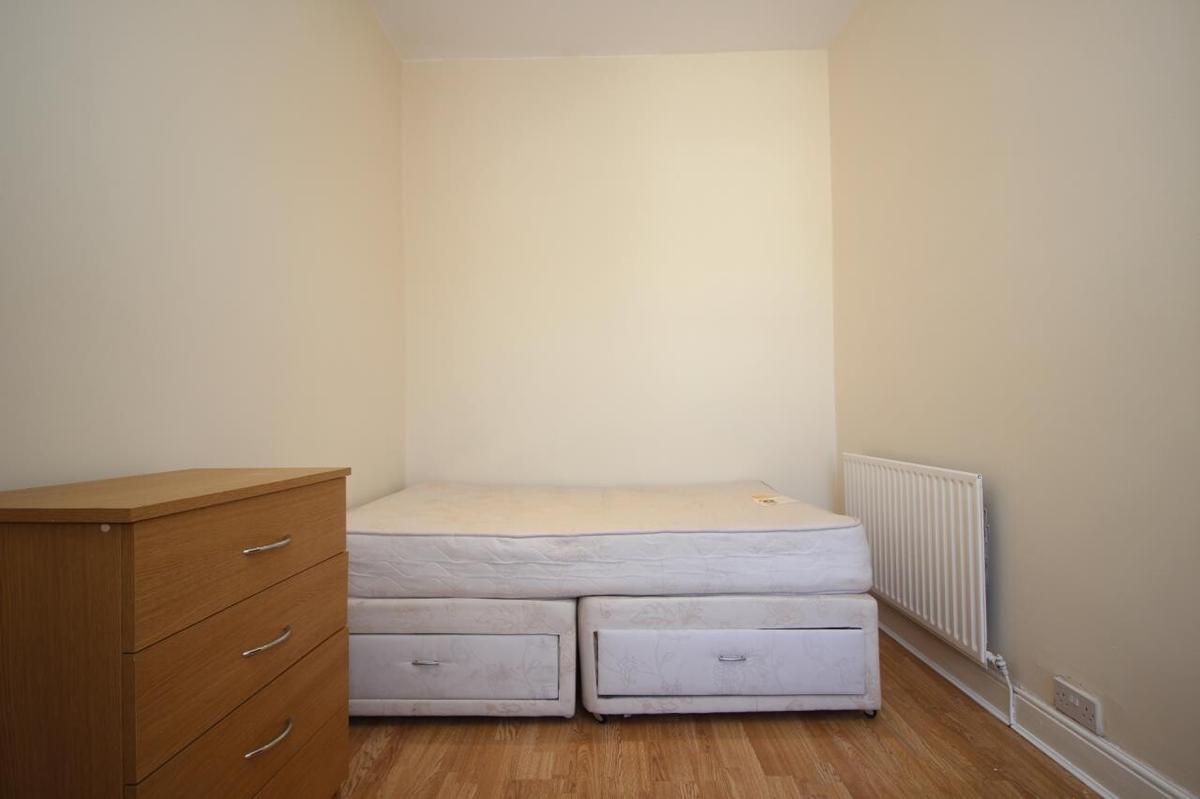 3 bedroom apartment for rent Fourth Avenue, Newcastle, NE6 5YH | UniHomes