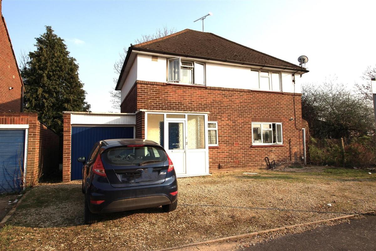 6 bedroom house for rent Lodge Close London, UB8 2ES | UniHomes