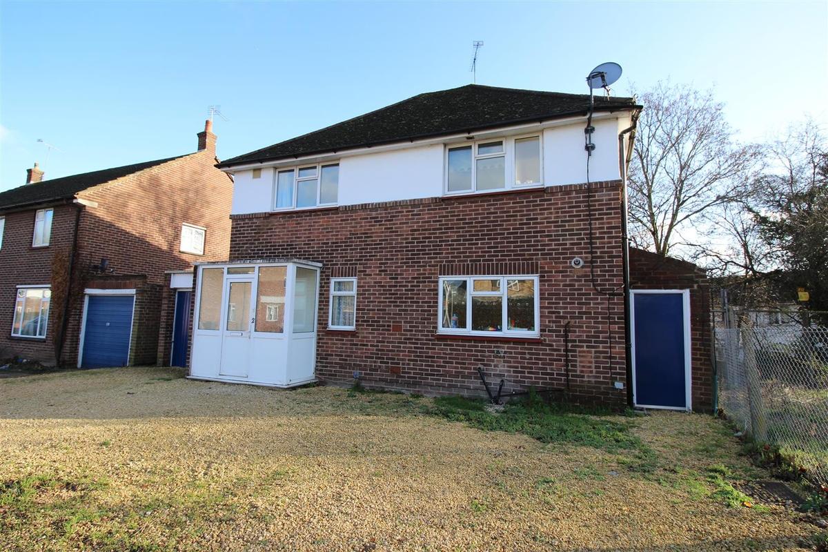6 bedroom house for rent Lodge Close London, UB8 2ES | UniHomes