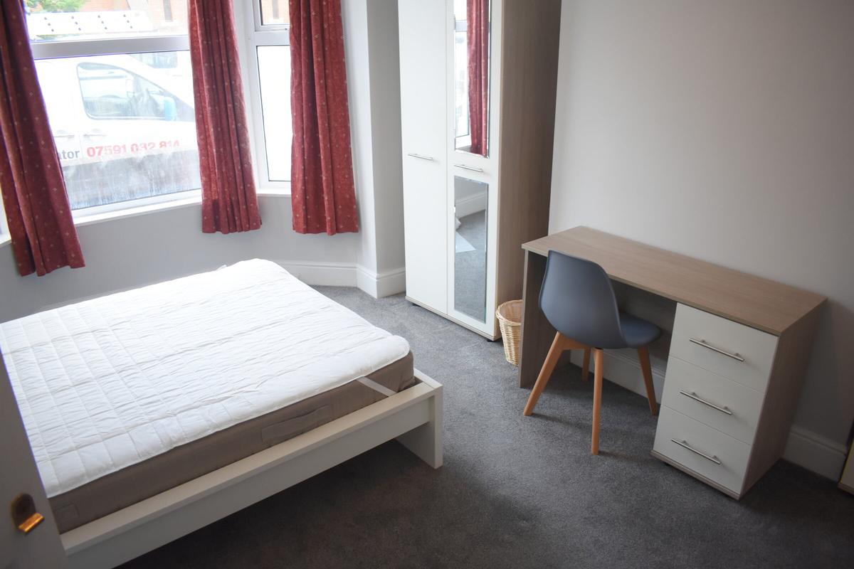 4 bedroom house for rent Somers Road, Portsmouth, PO5 4PS | UniHomes