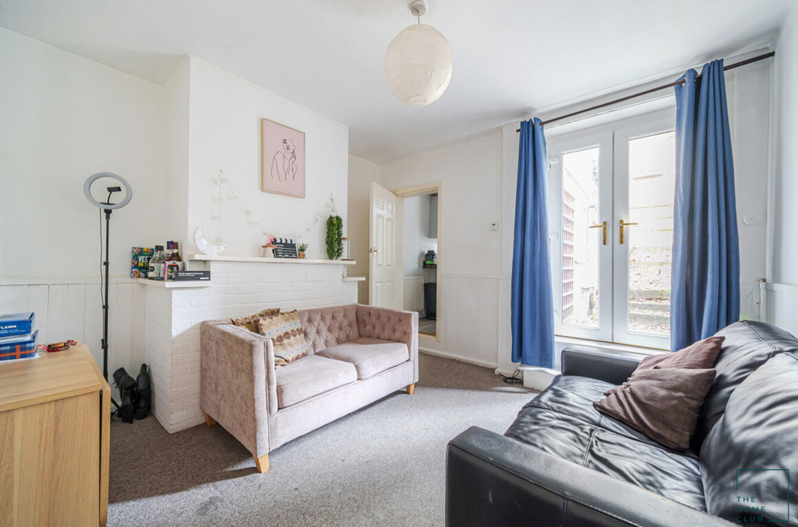 4 bedroom house for rent Walnut Tree Close, Surrey, GU1 4UQ | UniHomes