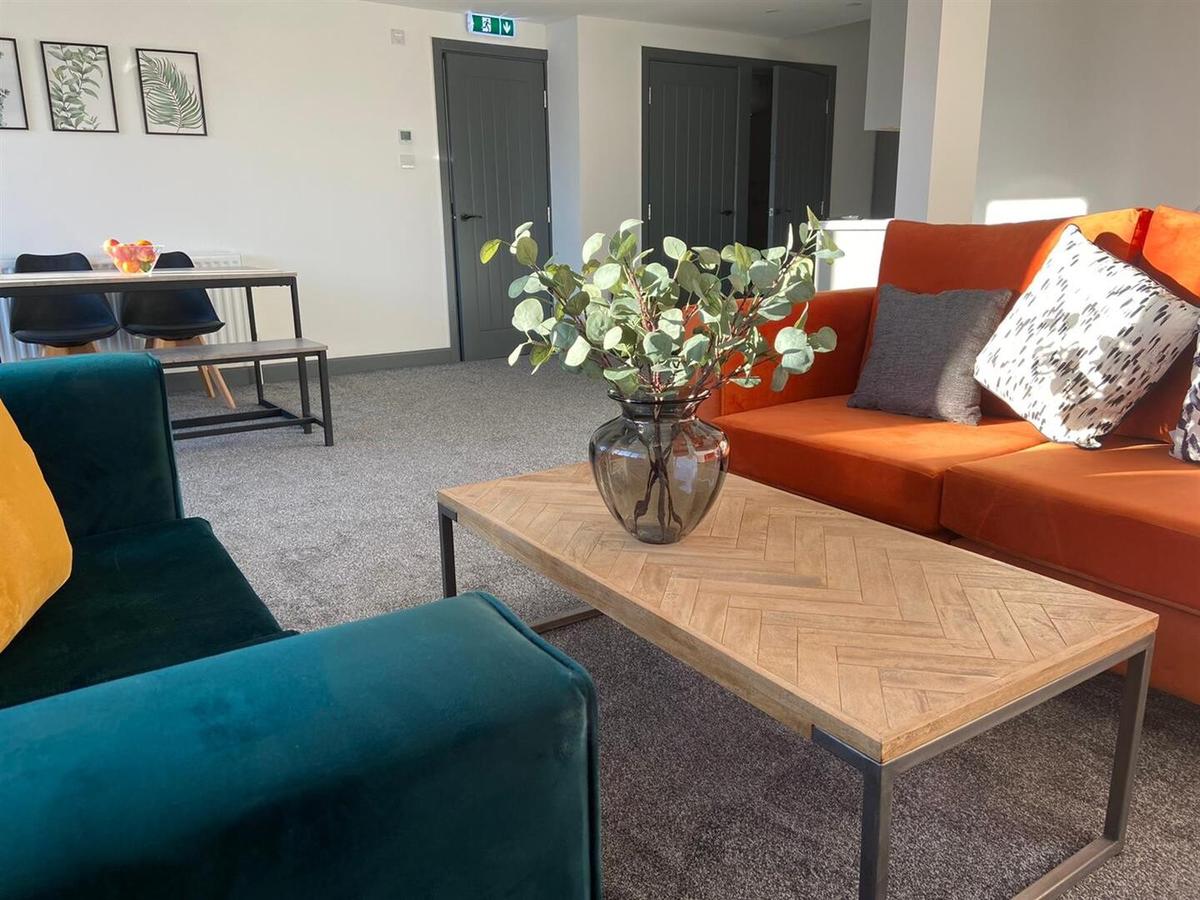 4 bedroom apartment for rent Bridge View House Newcastle, NE1 2AF ...