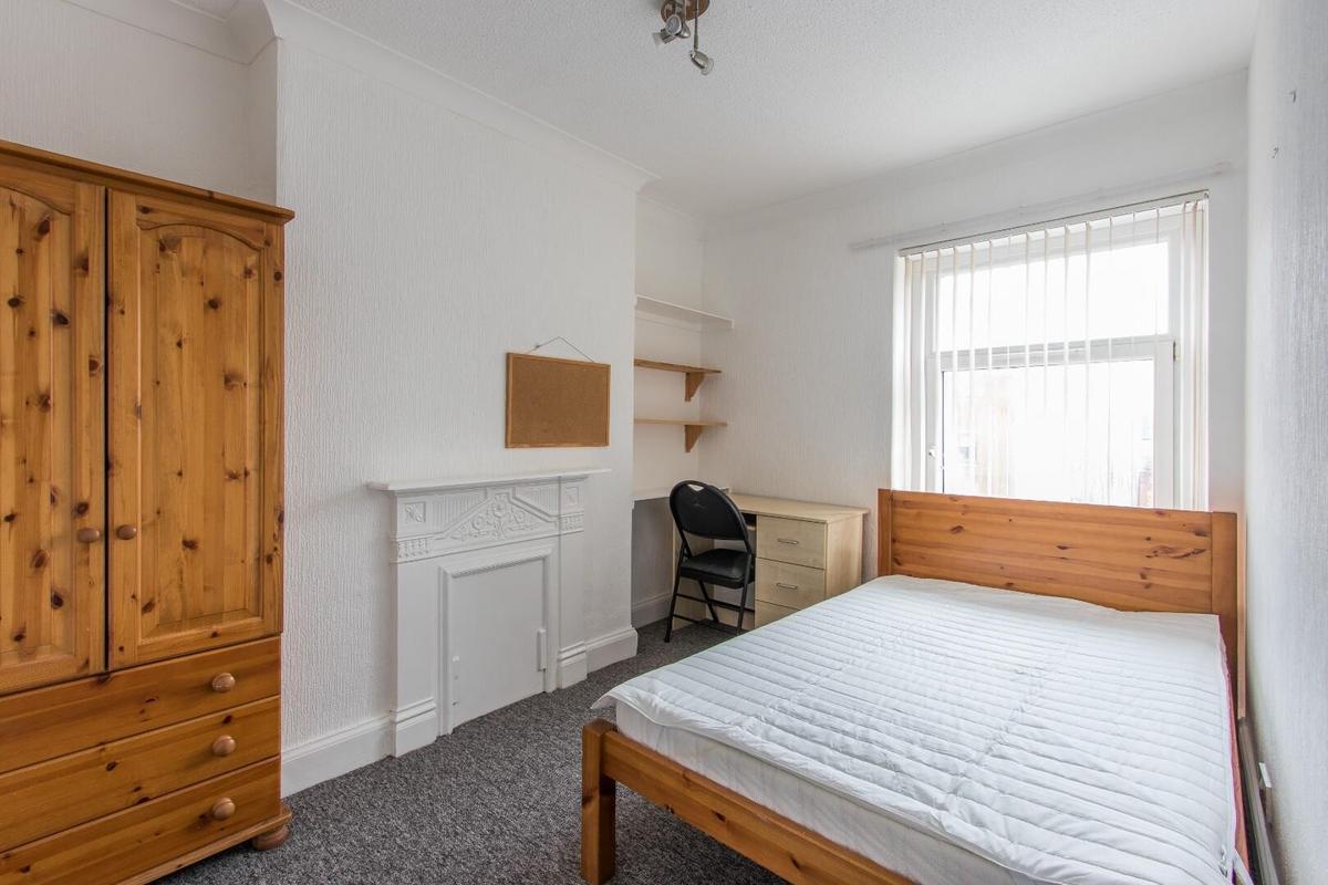 8 bedroom house for rent Cathays Terrace Cardiff, CF24 4HU | UniHomes
