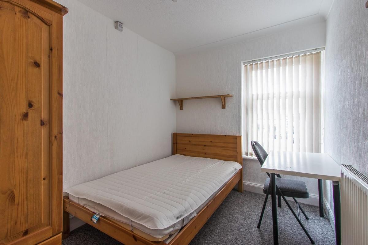 8 bedroom house for rent Cathays Terrace Cardiff, CF24 4HU | UniHomes