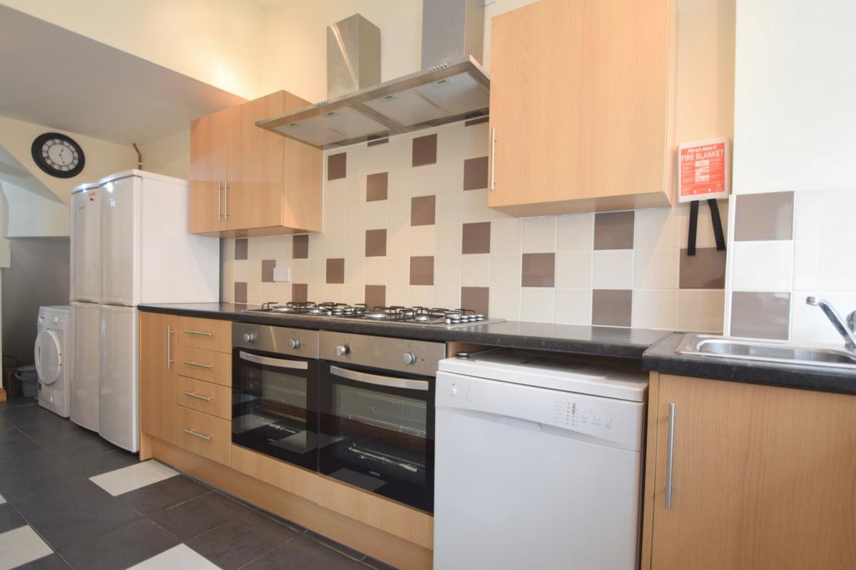 8 bedroom house for rent Cathays Terrace Cardiff, CF24 4HU | UniHomes