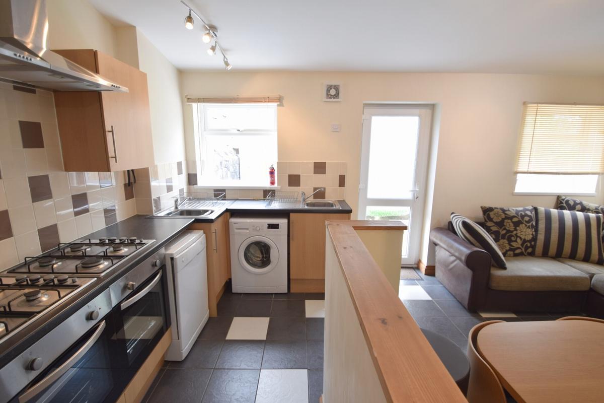 8 bedroom house for rent Cathays Terrace Cardiff, CF24 4HU | UniHomes