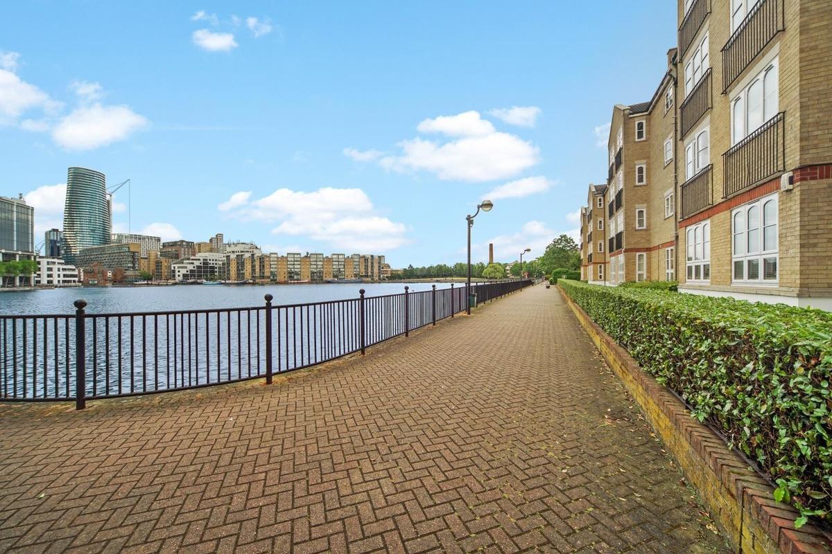 2 bedroom apartment for rent Wheat Sheaf Close, London, E14 9UY | UniHomes
