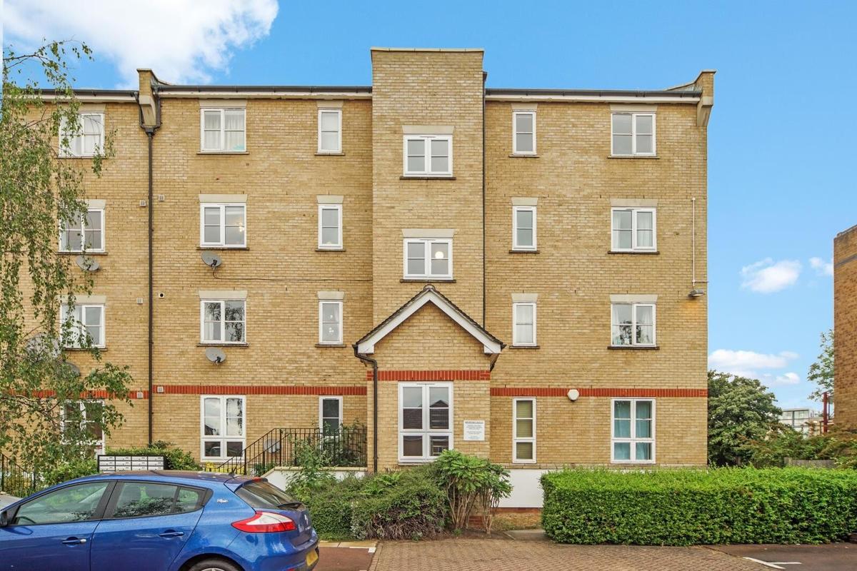 2 bedroom apartment for rent Wheat Sheaf Close London, E14 9UY | UniHomes
