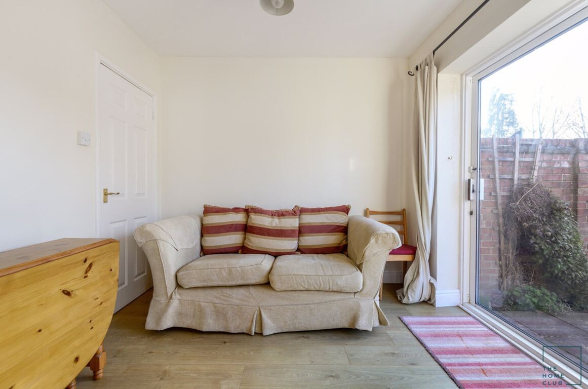 4 bedroom house for rent Cedar Way Surrey, GU1 1JH | UniHomes