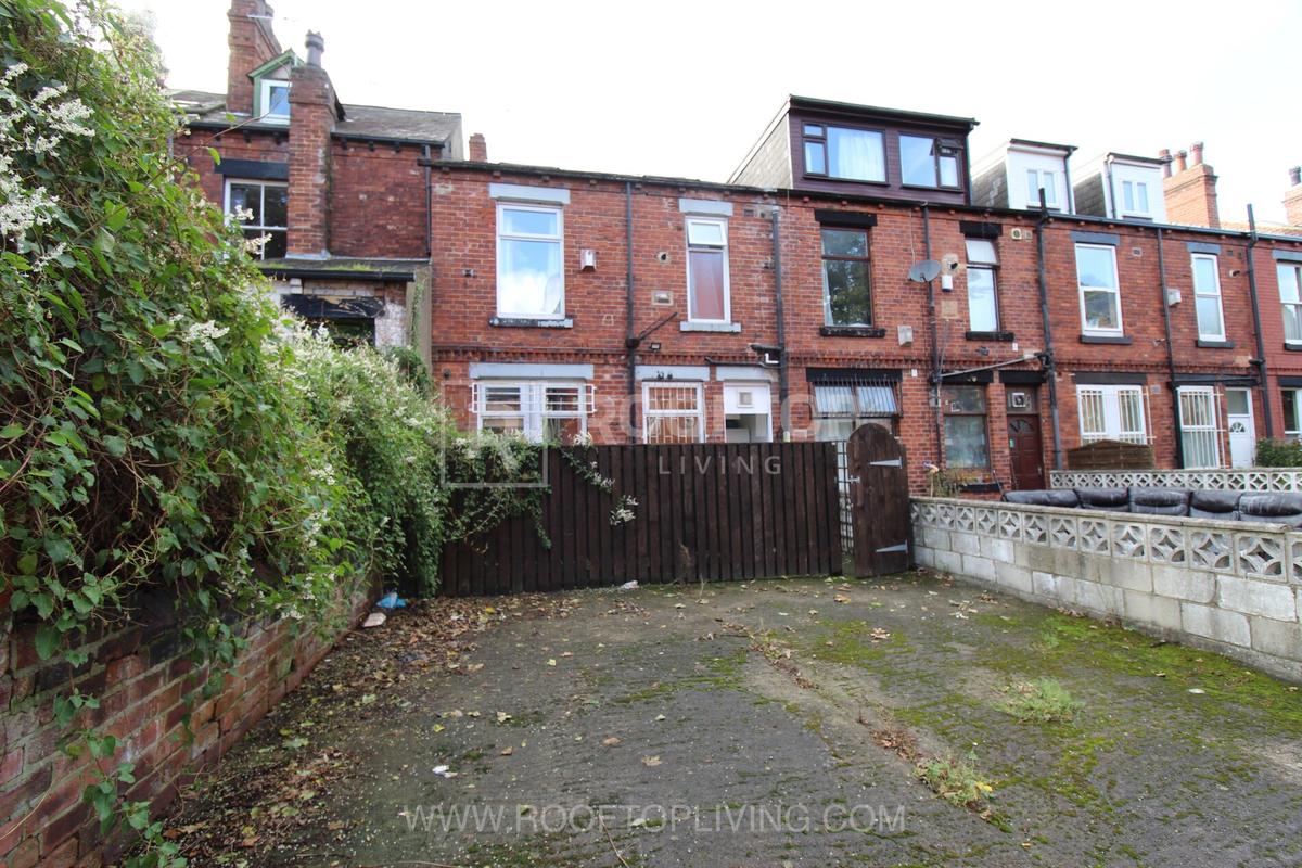 8 bedroom house for rent Ash Grove Leeds, LS6 1AX | UniHomes