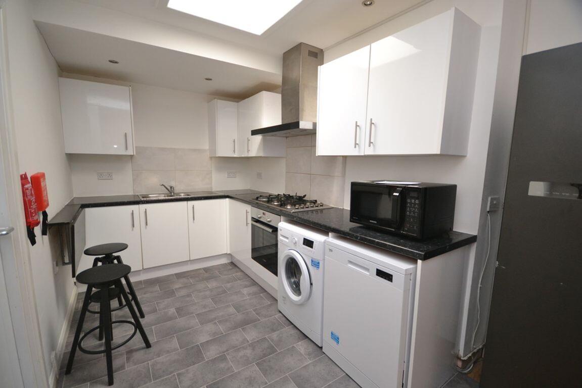 4 bedroom house for rent Teversal Avenue, Nottingham, NG7 1PY | UniHomes