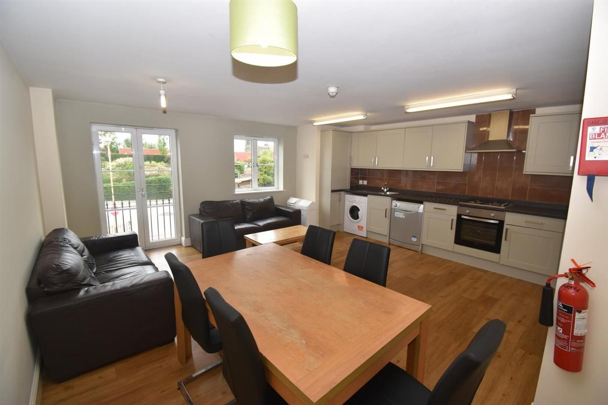 6 bedroom apartment for rent Station House Leamington Spa, CV31 3NS ...